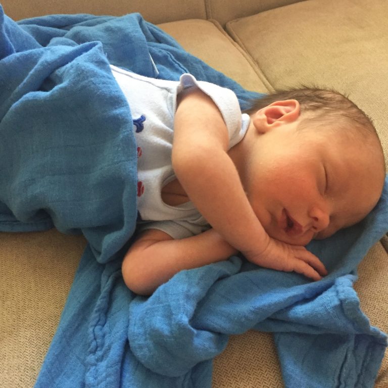 The New Mom's Complete Guide to Eat Play Sleep